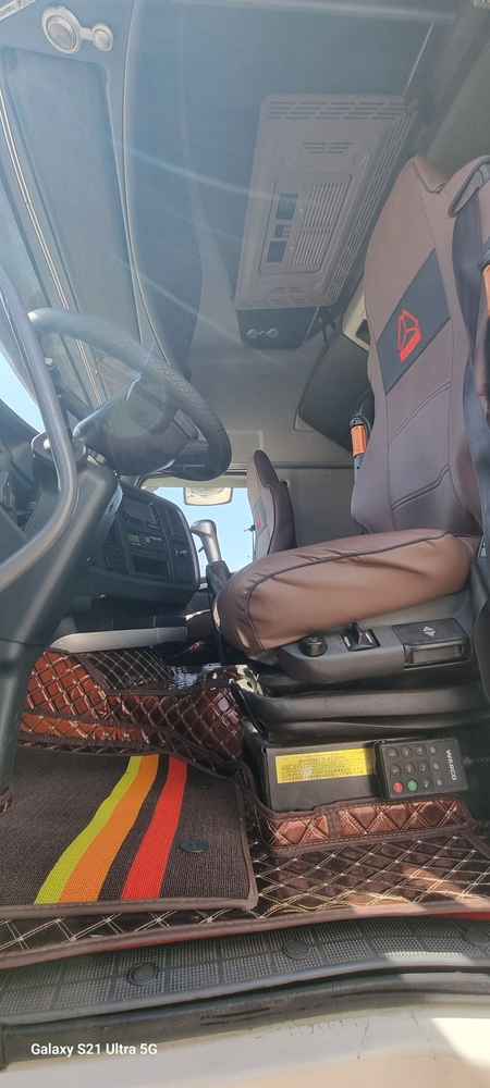 Howo-T7H 6x4 CNG E5