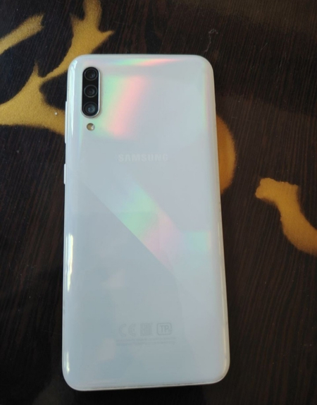 Samsung A30S 64 gb srochno sotiladi