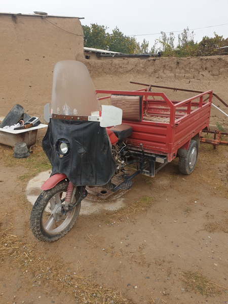 Muravey sotiladi Eldosh motori 150 motor  ishlap turipdi qoganini tel