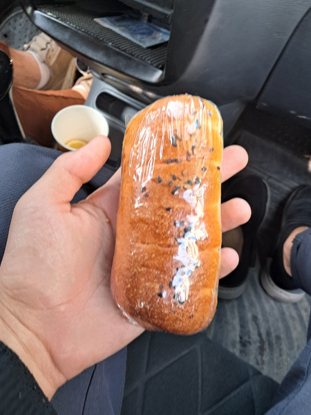 Burger tarqatamiz