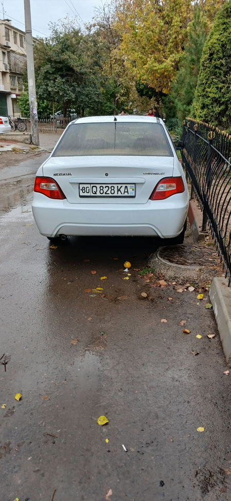 Nexia 1.6 sotiladi