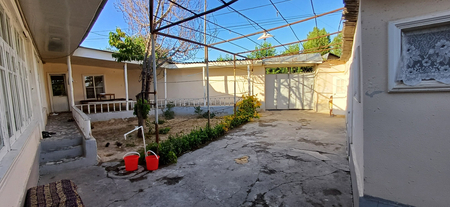 Uy sotiladi  srochna zangi ota tumani bodomzor mahalla
