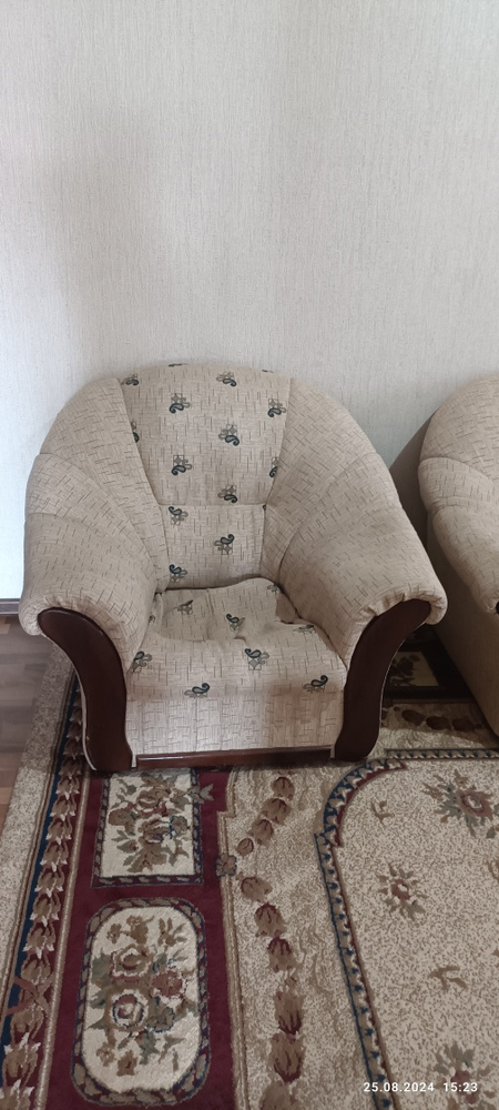 Продам диван с креслом