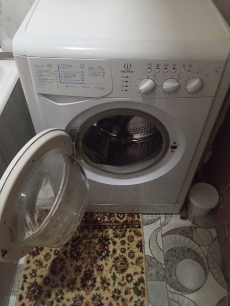Продам Машинку Индезит