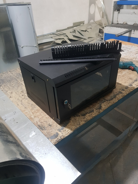 Network kabinet U6 (Сетевой шкаф)