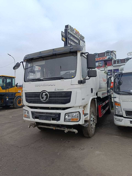 Shacman Водовоз 15куб сотувда бор лизинг бор ISUZU автоцистерна