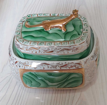 Шкатулка фарфоровая