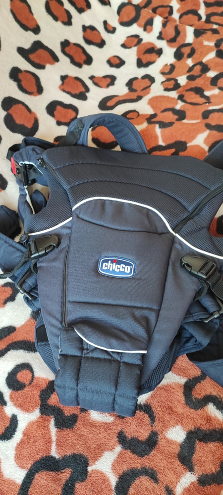 Продам кенгуру chicco