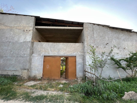 Nazarbek tekstilda hovli karobka sotiladi 4 sotik
