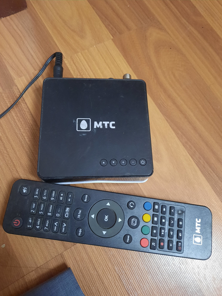 Тюнер Спутниковый MTS и MAG 250 тв бокс  рабочий