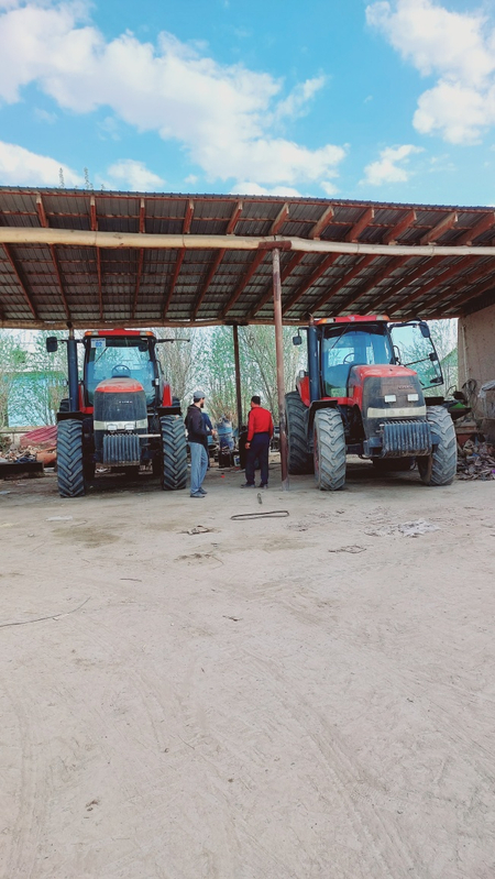 MAGNUM CASE III 255 * juda yaxshi traktor.