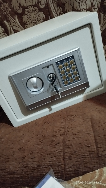 Elektronniy seyf bejiviy rangi bor