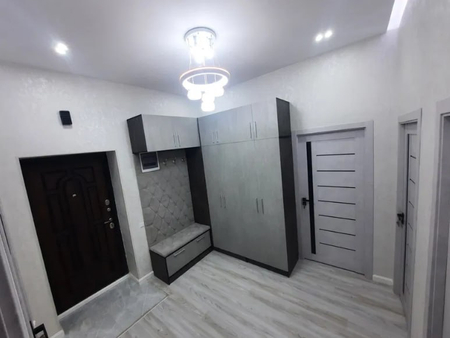 Новостройка .Т. продам 2/5/10 кирпич  с готовым арендатором