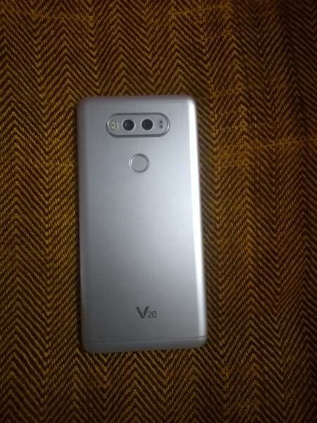 Телефон Lg v20 ...