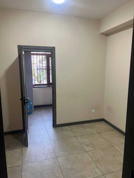 (Добрый) Паркентский, возле Корзинки Авиатор, 130 м², 1 линия