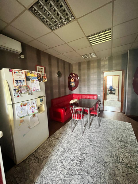 Продается 3х ком. квартира, ор-р: быв. бутик Гламур,  130м2