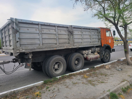 Kamaz sotiladi.