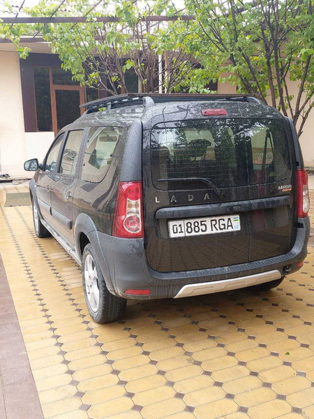 Lada largus universal