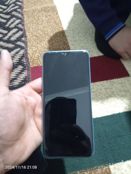 Infiniks hot 30 i garyantiya 128 GB