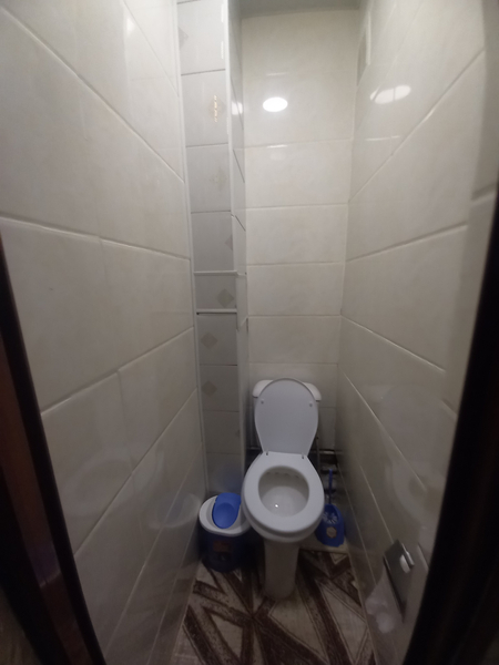 продаётся 2х ком квартира в чирчике 1 этаж дом кирпичный 8мкн