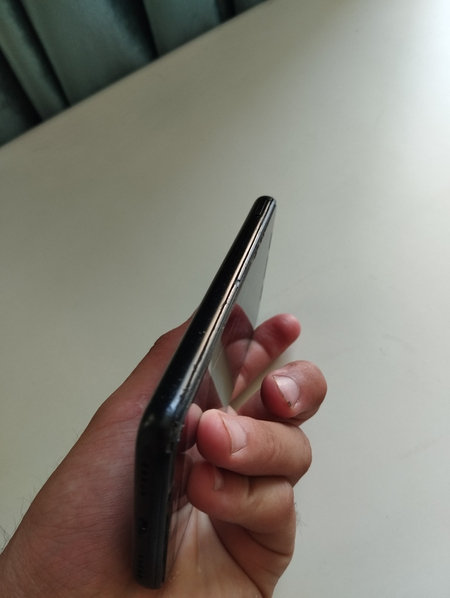 Redmi 7 a  holati ekra singan ishlatsa boladi