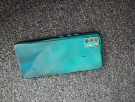 Продаются телефон infinix smart 6