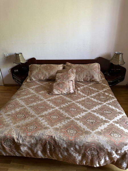 Продам спальный гарнитур