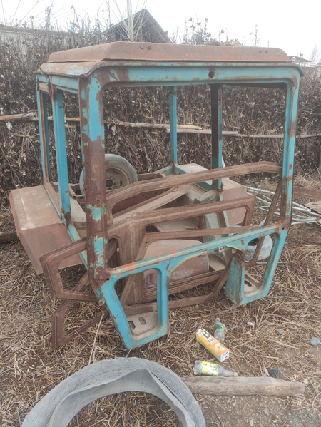 Mtz kabinka sotiladi