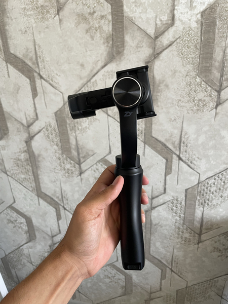 Продается Zhiyun Smooth Q