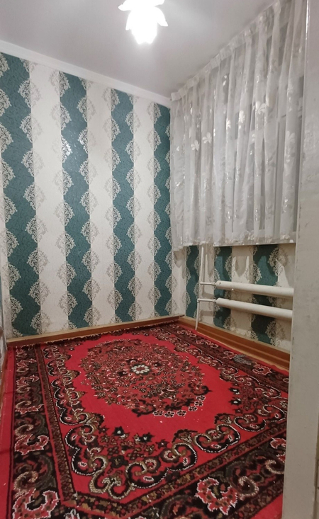 Массив феруза срочна продаётся квартира 1/1/4/