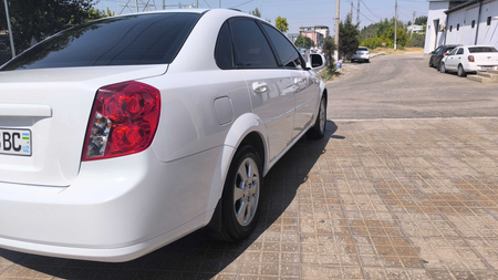 Chevrolet gentra 2019 белый