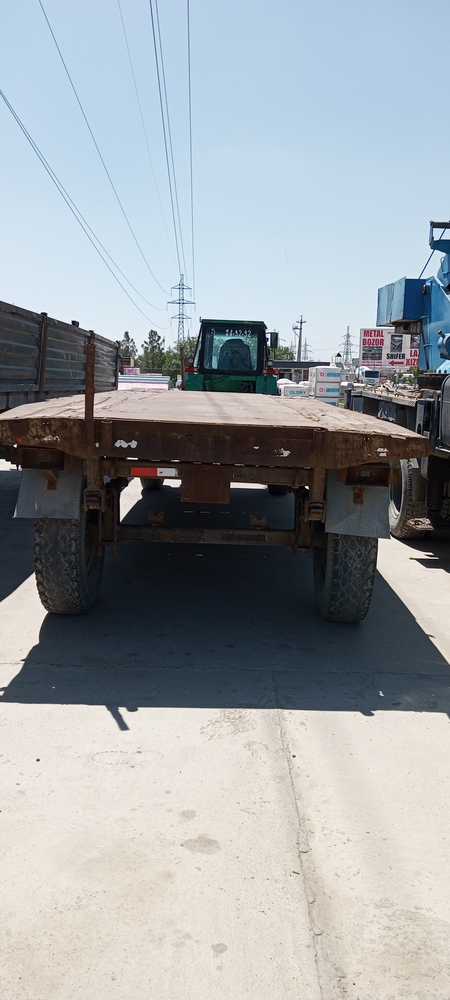 Traktor yuk tashish uchun
