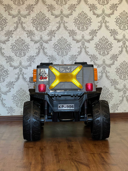 Bolalar uchun 4x4 offroad mashina