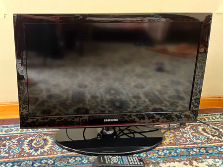 32-дюймовый ЖК-телевизор Samsung HD (LA32D400E1)