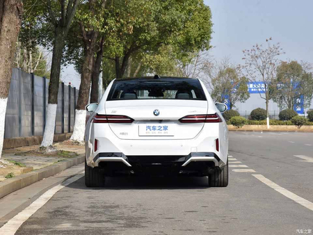 Gonzo Motors - BMW I5 Long