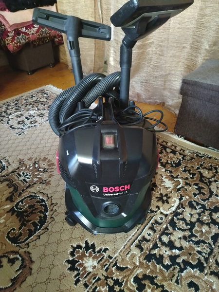Пылесос Бош UNIVERCAL VAC 15