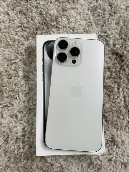 iPhone 15 Pro Max