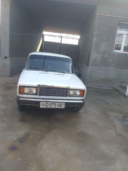 Vaz 2107 srochna sotiladi