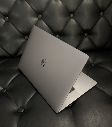 Apple MacBook Pro 2019 года 16 inch i9 16-1 ТБ в идеальном состоянии