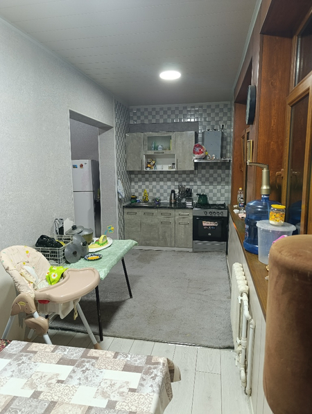 Продается 4-х комнатная на Юнусабаде