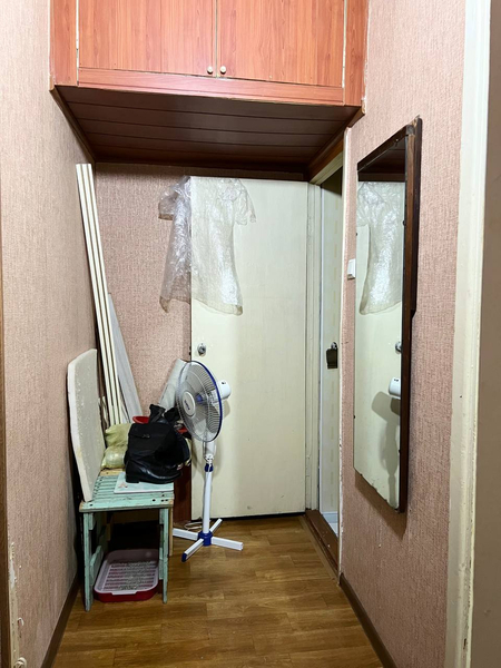 Продаётся   1/4/4 этаж,