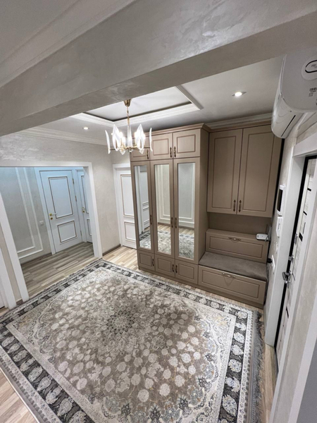 Метро ойбек 4 комната 210000$ срочно
