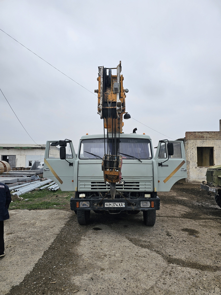 Автокран сотилади  ИВАНОВЕЦ ГРУЗОПОДЁМНОСТЬ 32 тн стрело узунлиги 31 м
