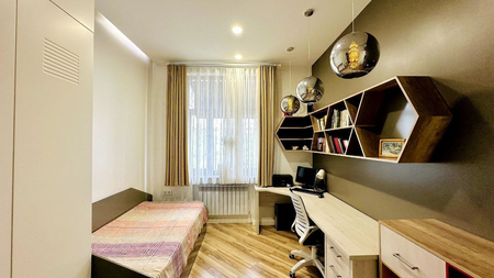 Продаётся  шикарная квартира ЖК Дархан 4/4/8. 165м²