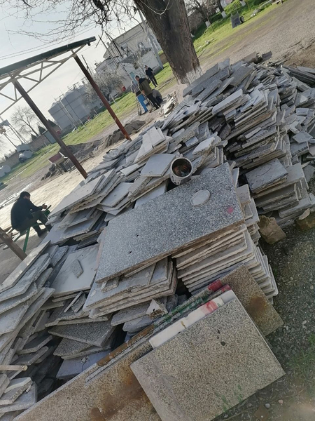Mramor bu sotiladi srochno narxi kelishiladi