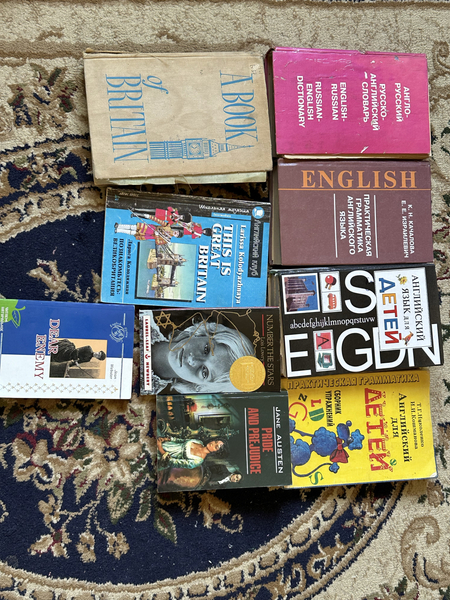 Продаю дешево книги