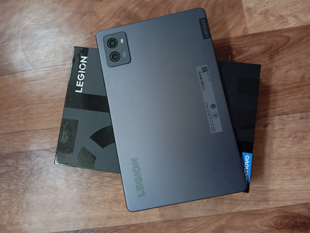 Lenovo legion i prosser snepdragon  8+gen 1. 12/256gb