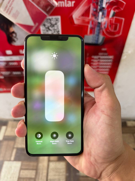 iPhone Xs Max 512 GB LL/A 79% yomkost radnoy srochna