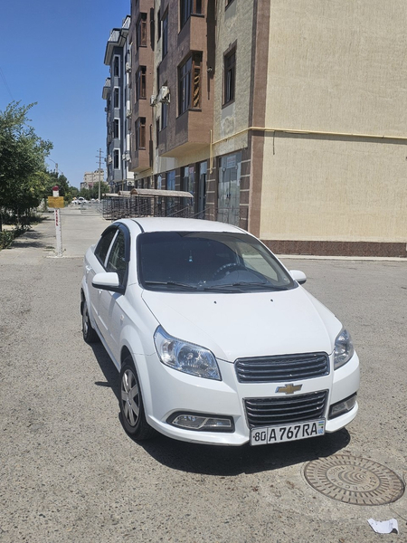 Nexia 3 2018 yil sotiladi zur xolatda bitta qul minilgan
