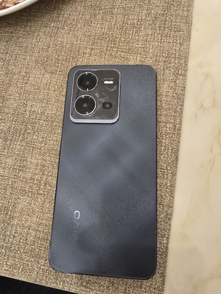 Vivo V25e hamma narsasi bilan karobka